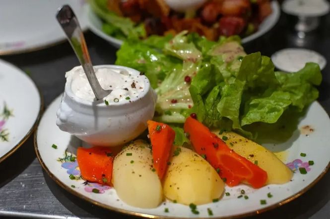 Top 6 traditional dishes and where to eat them in Lyon, France