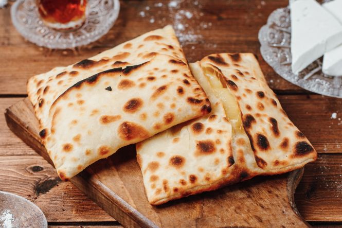 What to eat in Medina, Saudi Arabia: Local dishes & where to get them